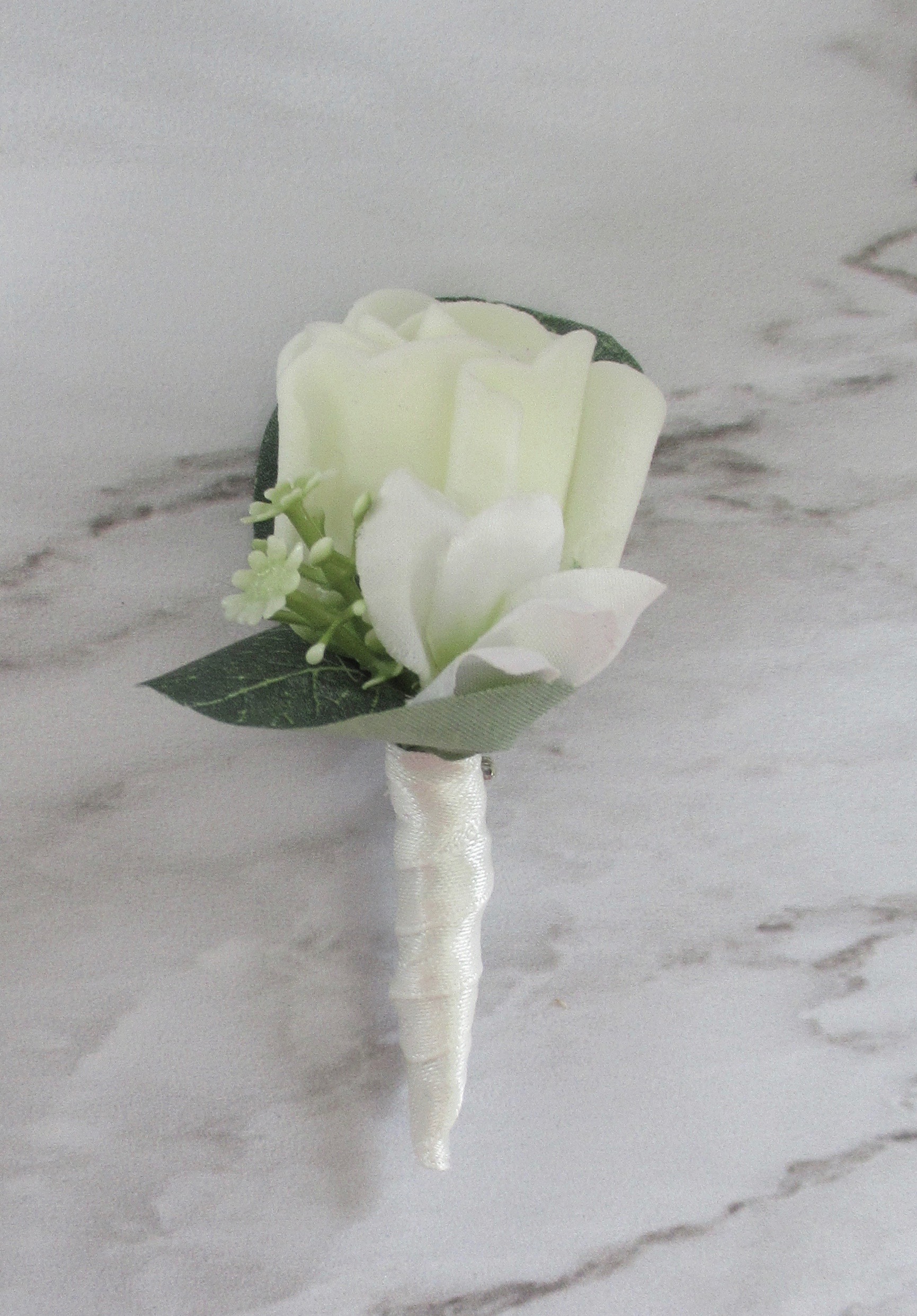 The Floral Touch UK | Buttonholes | Silk Flowers | Yorkshire | Worldwide